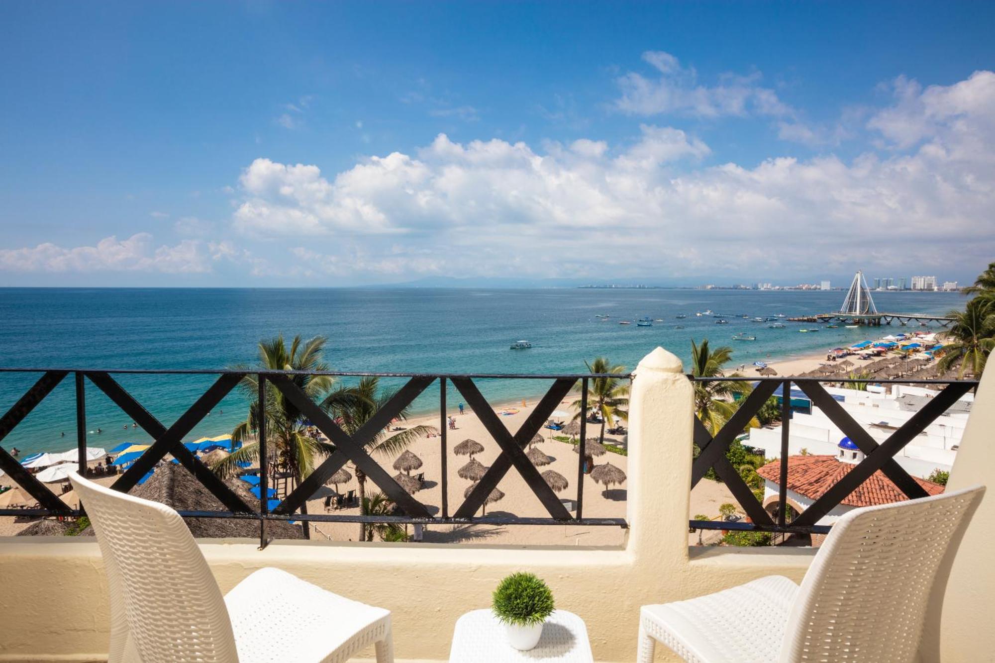BLUE CHAIRS RESORT BY THE SEA PUERTO VALLARTA