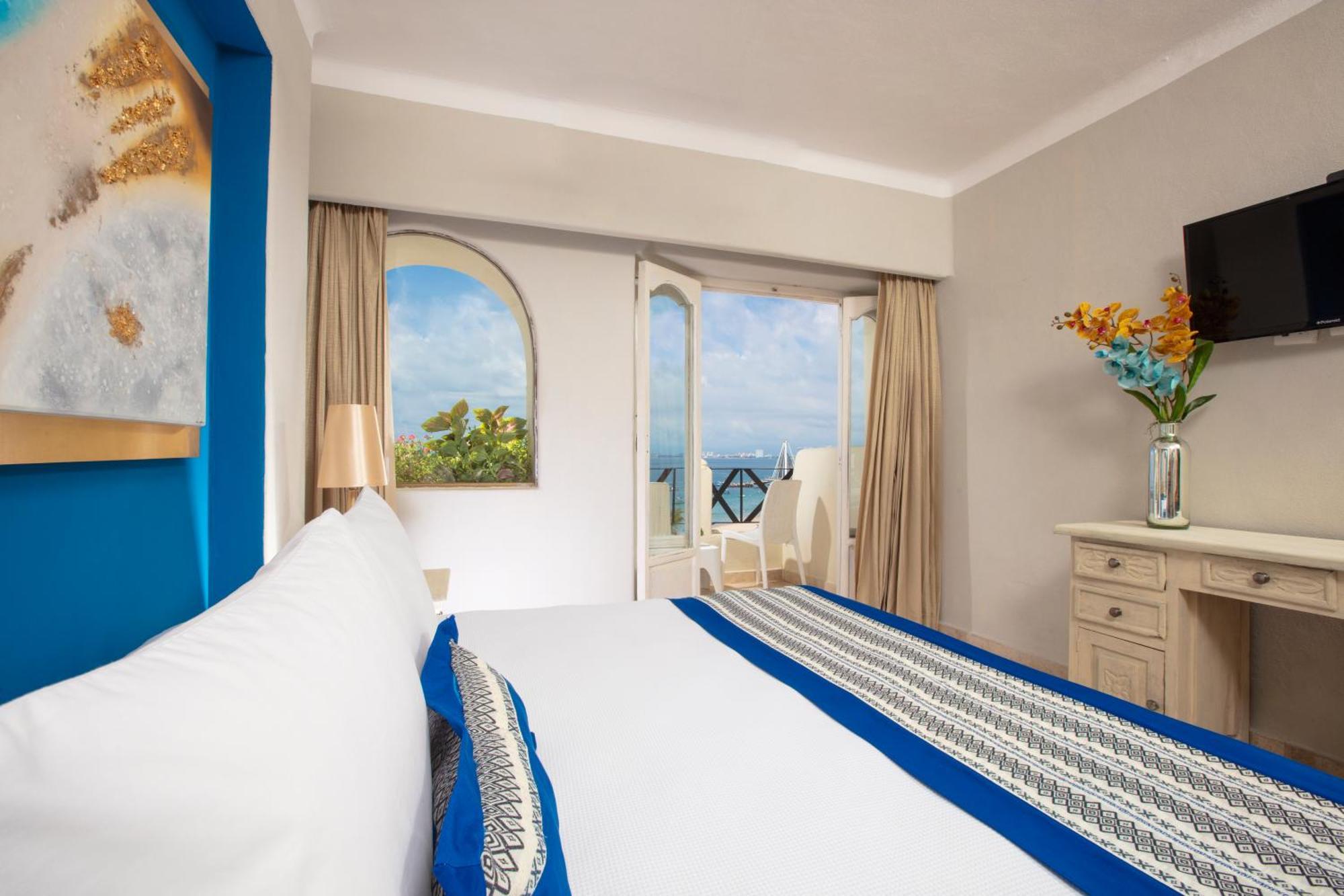 BLUE CHAIRS RESORT BY THE SEA PUERTO VALLARTA